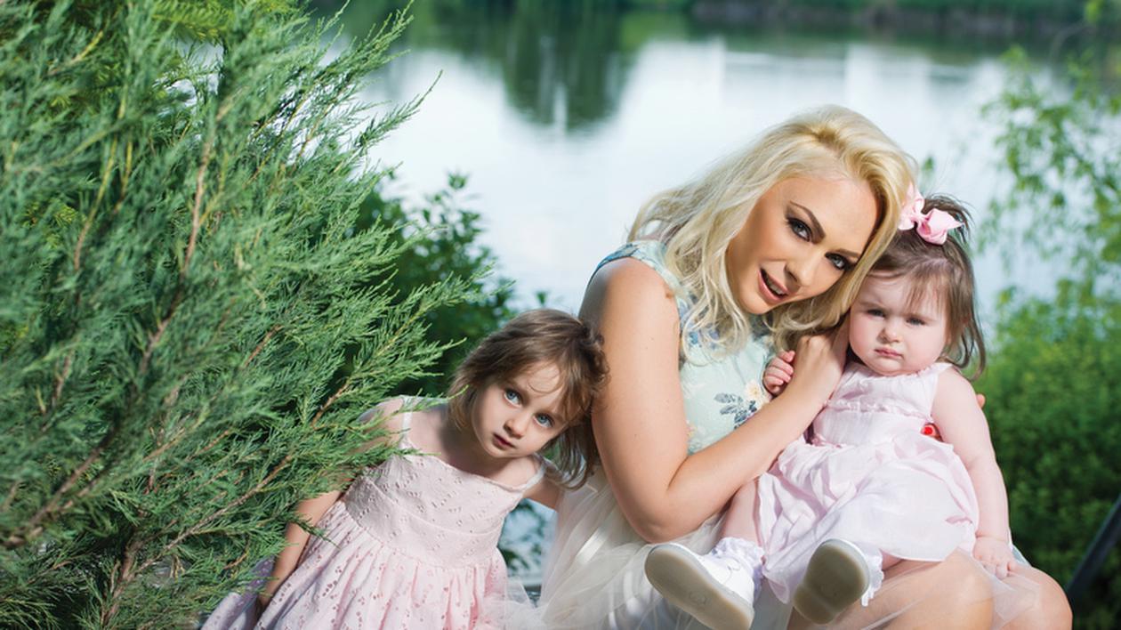 Giulia Nahmany: „Fetele Mele Sunt Comorile Mele! Familia Este Limanul ...