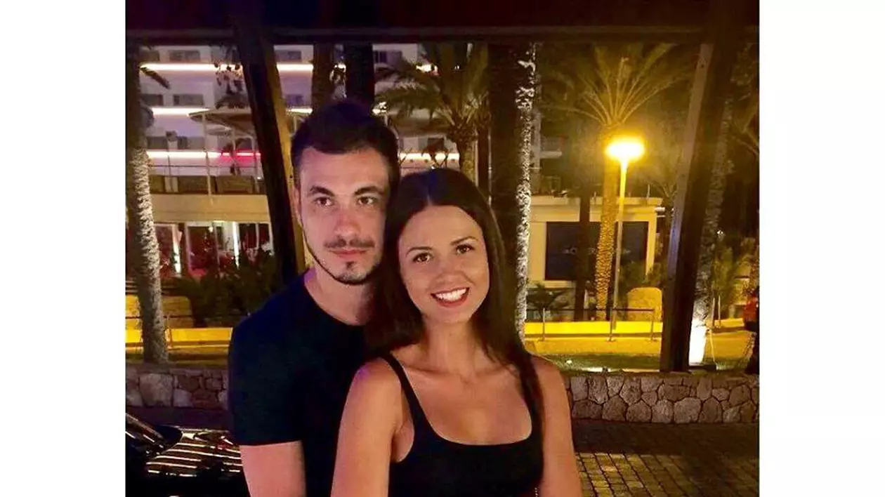 Iubirea Plutește în… Showbiz! Iulia Pârlea, Tot Mai îndrăgostită De ...