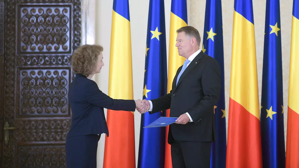 Simina Tănăsescu A Depus Jurământul De învestire în Funcţia De ...