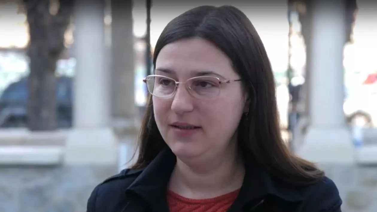 Elena Nițu, Arheoloaga Care I-a Trimis Pe Cei Doi Amatori Să Găsească ...
