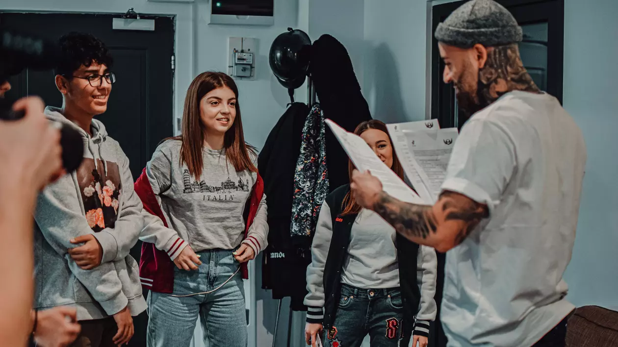 Matteo I-a Lăsat Pe Fanii De Pe Tik Tok Să-i Aleagă Următorul Single ...