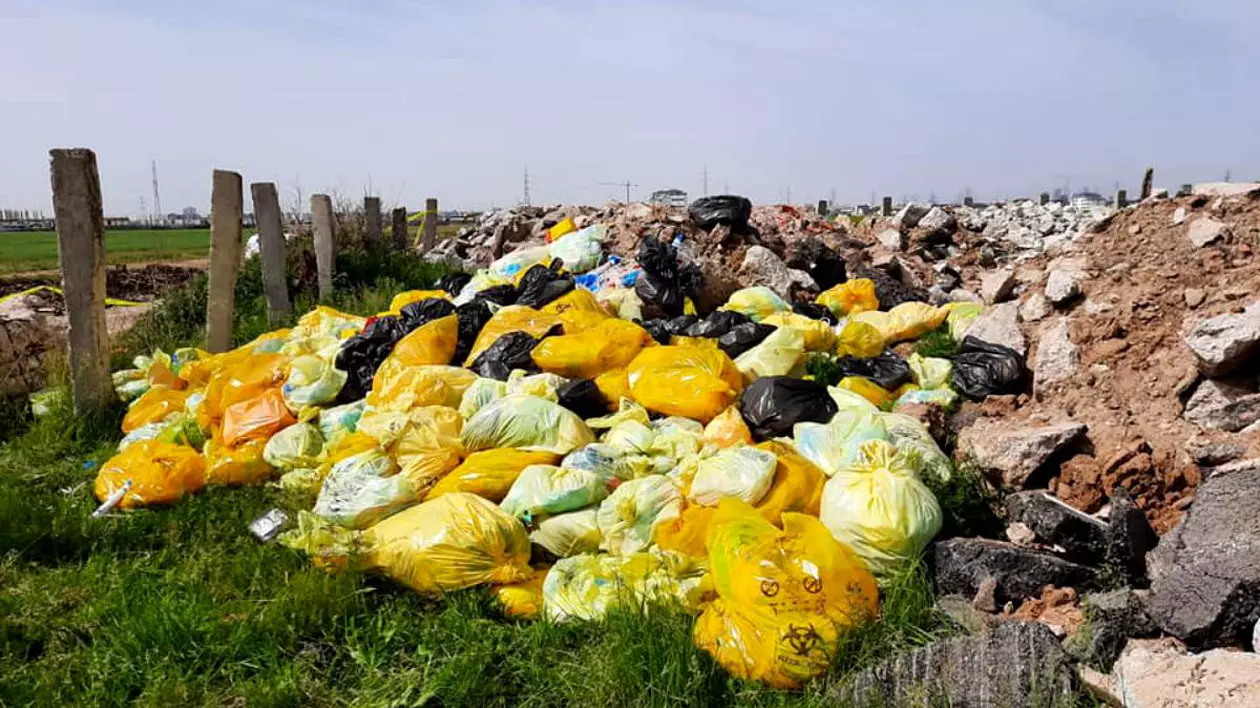 Deșeuri Medicale Periculoase Descoperite De Polițiști în Județul ...