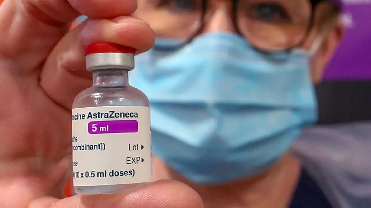 Vaccinul AstraZeneca Va Fi Administrat, în România, Numai Persoanelor ...