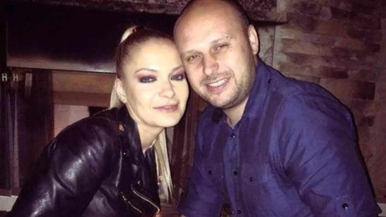 Andreea Antonescu și-a Petrecut Sărbătorile Cu Fostul Soț. Artista își ...