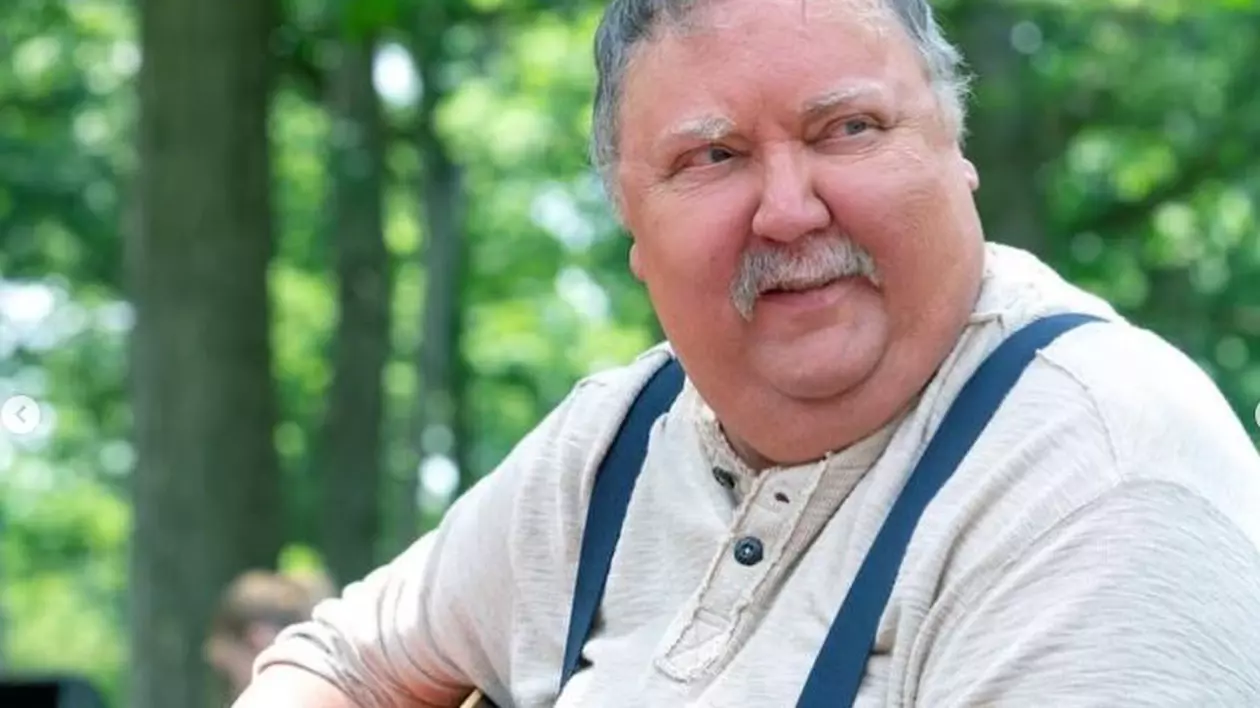 Mike Hagerty, Actorul Celebru Pentru Rolul Din „Friends”, A Murit La 67 ...