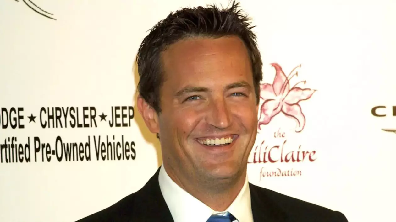 Totul Despre Familia Lui Matthew Perry. În Ce Filme și Seriale A Jucat ...
