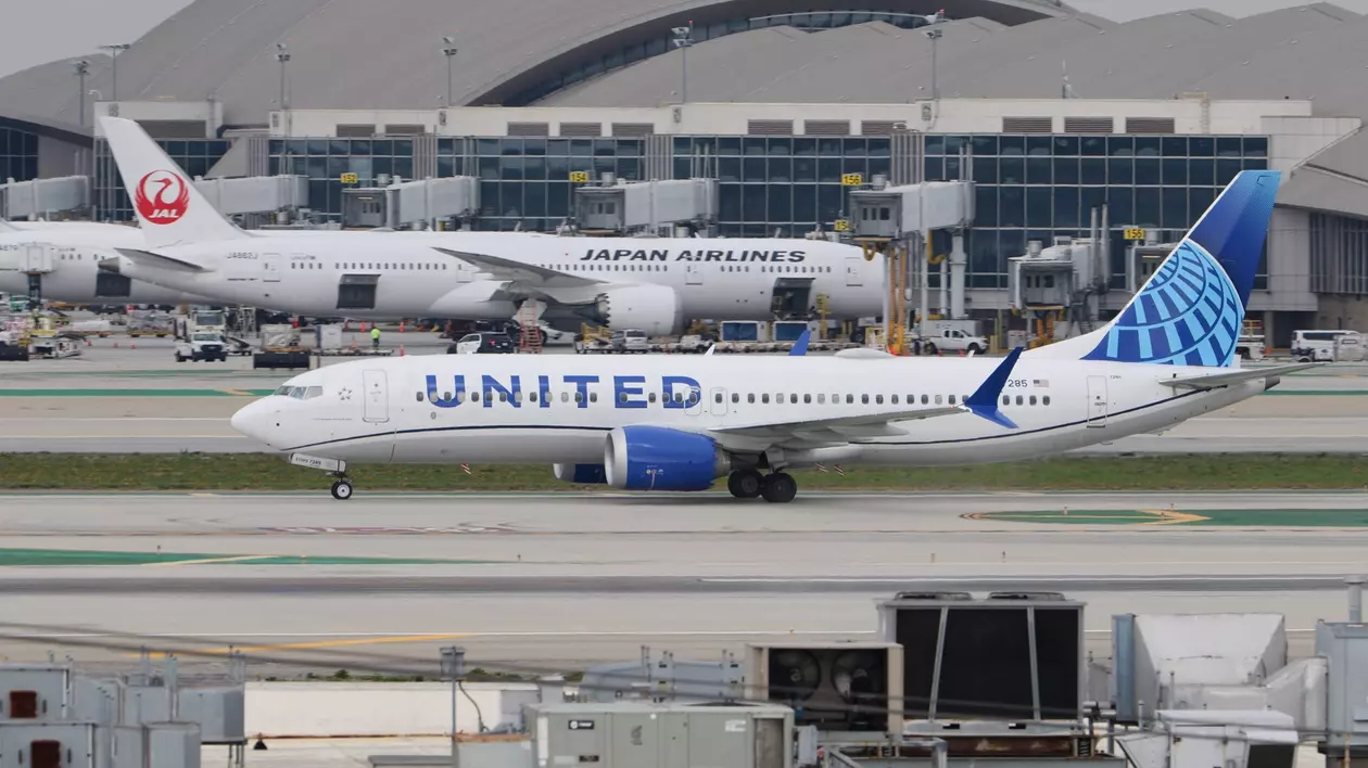 Un Avion Boeing 737 MAX, Cu 166 De Oameni La Bord, A Ieșit De Pe Pista Aeroportului Din Houston ...
