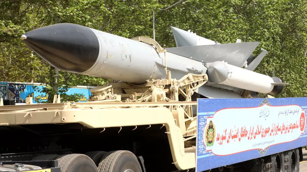 Iranul A Prezentat Noua Rachetă Balistică și Drona Shahed Modernizată ...