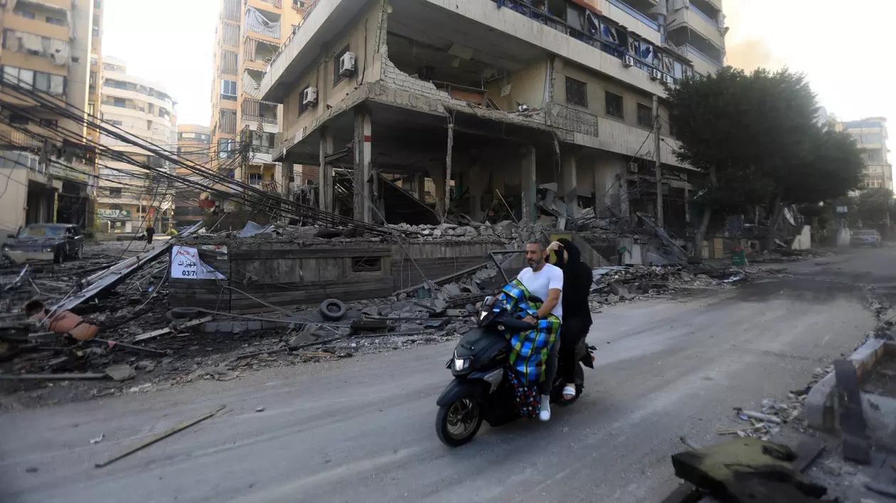 Un Local Exclusivist Din Beirut A Primit 400 De Strămutați: „Moscheea A ...