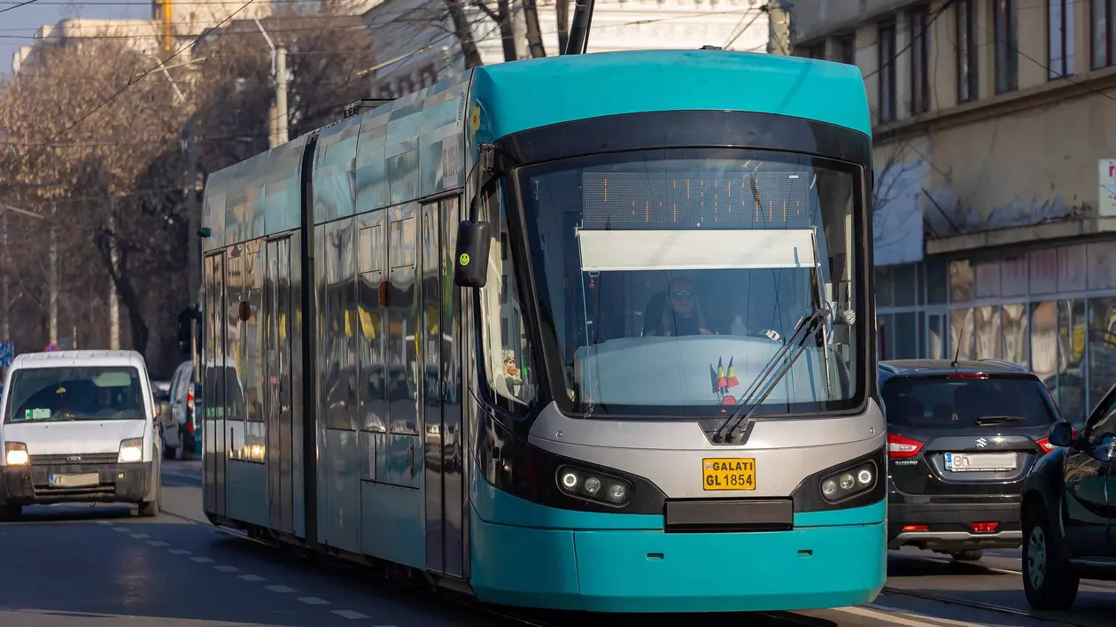 Primele 2 tramvaie din noul lot de 10 sunt pe traseu