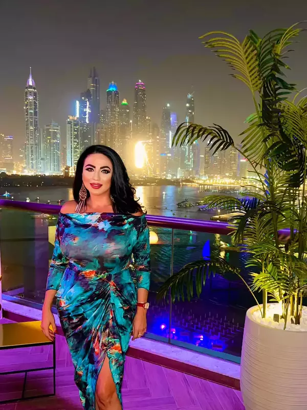 Rocsana Marcu E Agent Imobiliar în Dubai. Cât De Bine îi Merge Acolo ...