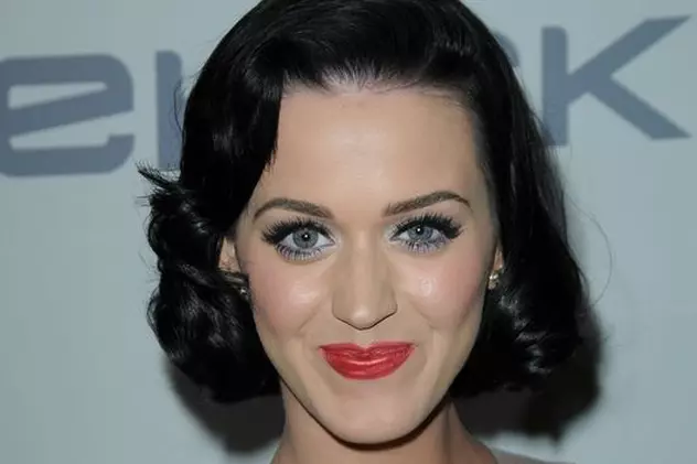 Katy Perry Se Ruga Să Aibă Sânii Mari | Libertatea
