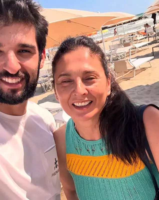 Imagini rare cu mama lui Chef Richard Abou Zaki. „Weekend-urile sunt pline pentru mine vara”