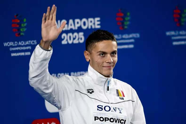 Clipul video în care apare David Popovici: „Când rinocerii” - imagine nr. 1