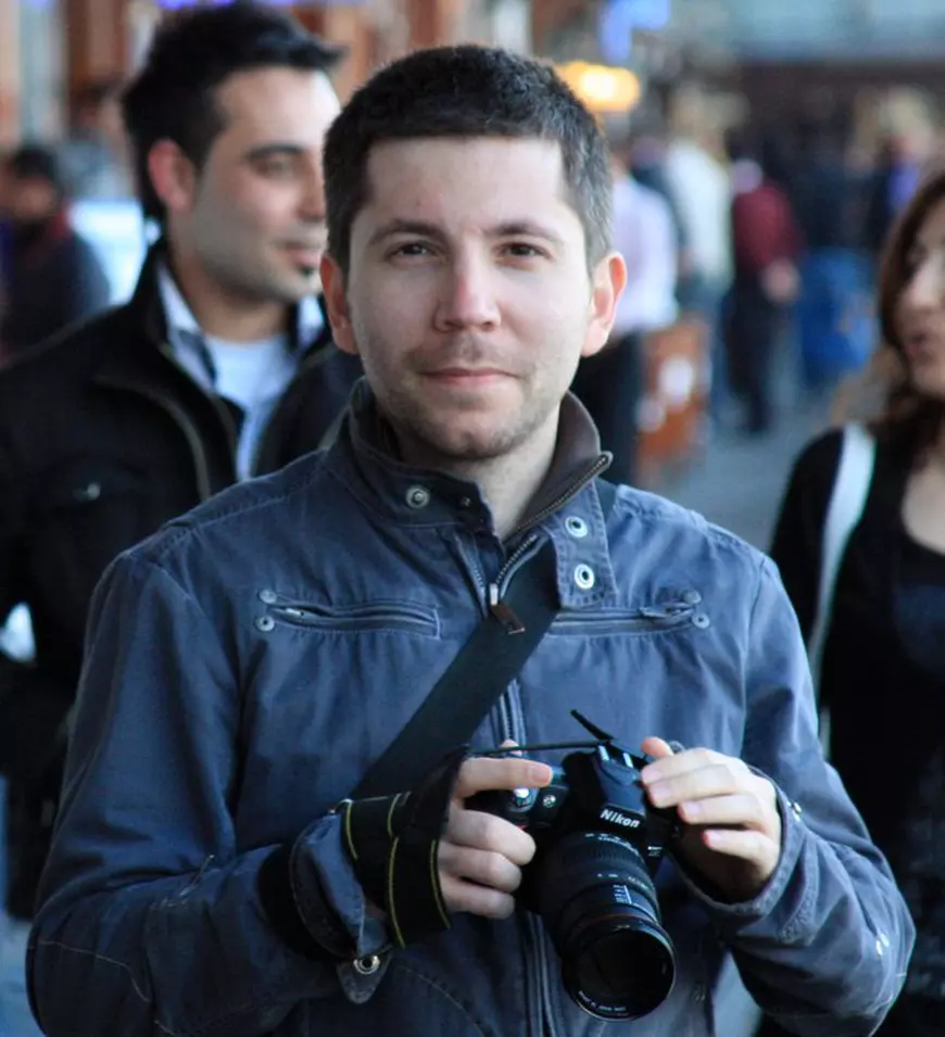 Regizorul Daniel Sandu și-a Făcut Debutul Pe Marile Ecrane | Libertatea