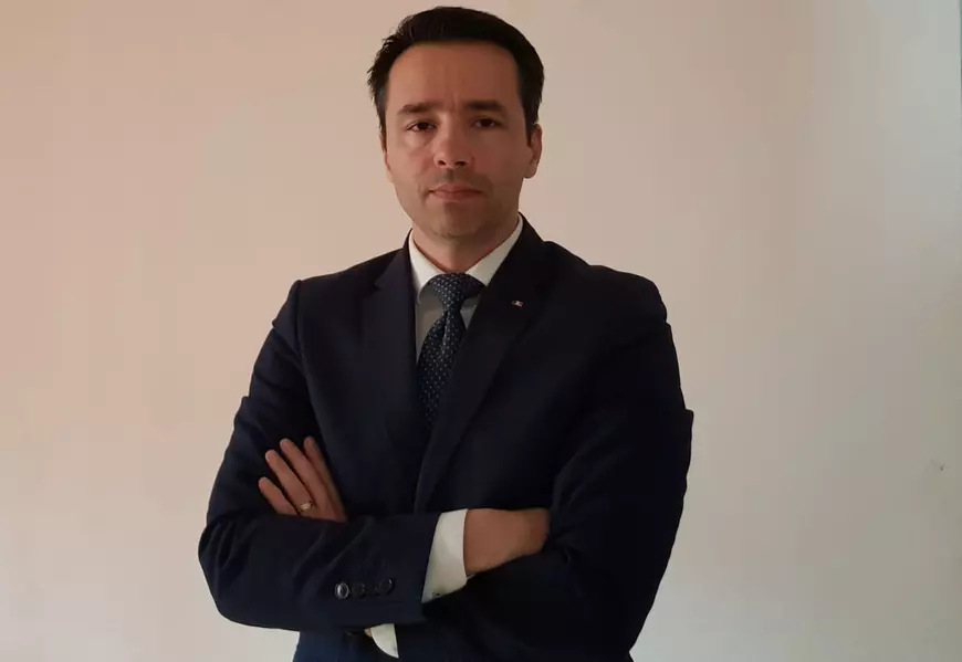 Prefectul De Argeș, Despre Spitalul Infectat De Un Medic Care A Refuzat ...