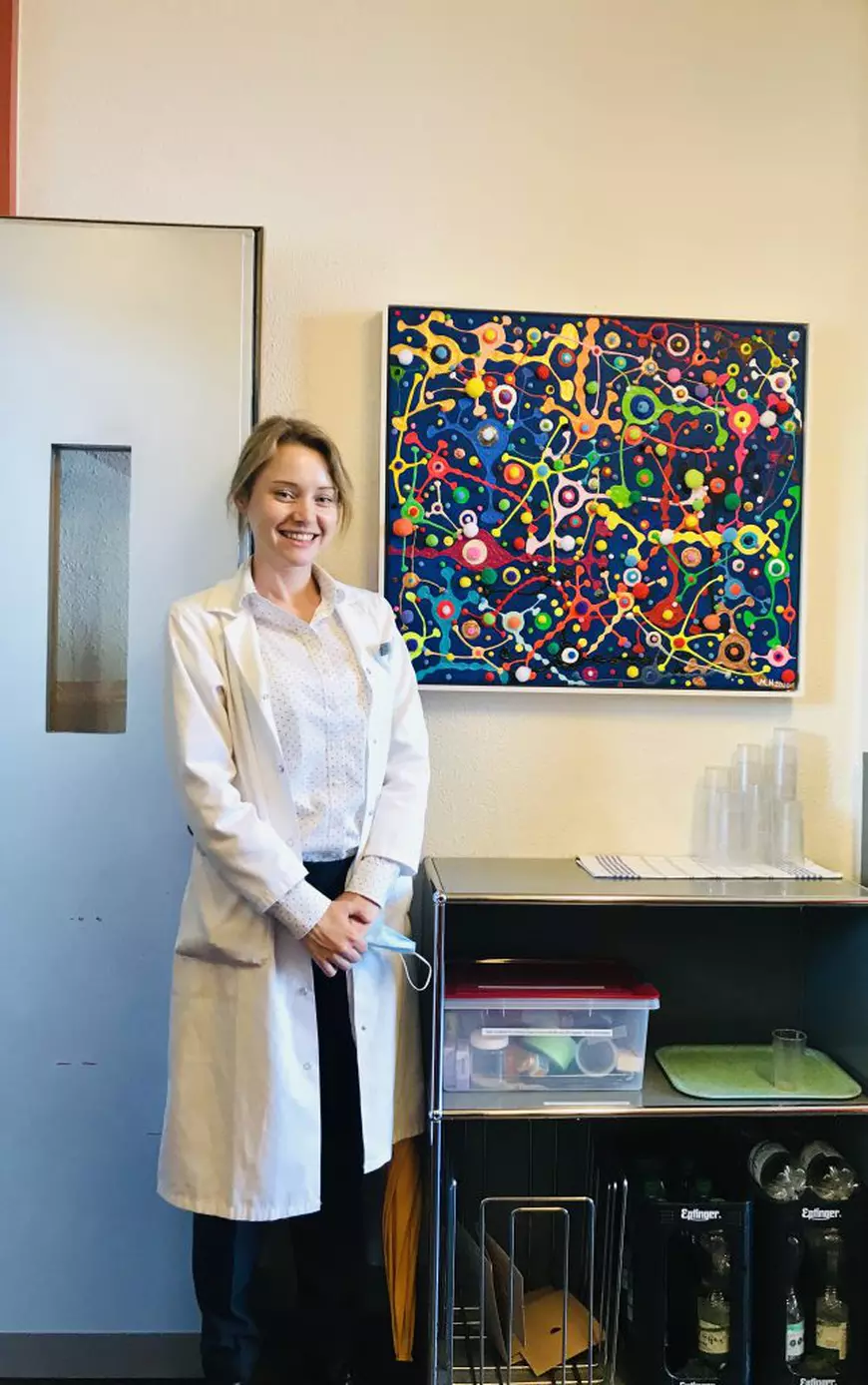 Mădălina Hostiuc, Medic Psihiatru La Clinica Unde A Lucrat Jung ...