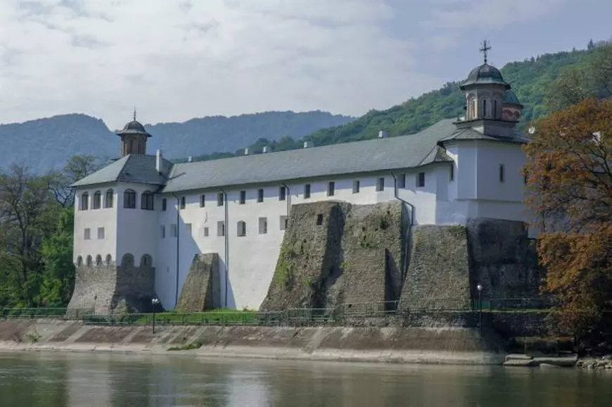 Valea Oltului - Atracții și Obiective Turistice. Cum Ajungi și Ce Poți ...