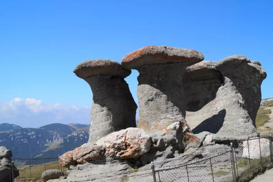 Bușteni - Trasee Montante Din Bușteni, Locuri De Vizitat și Obiective ...