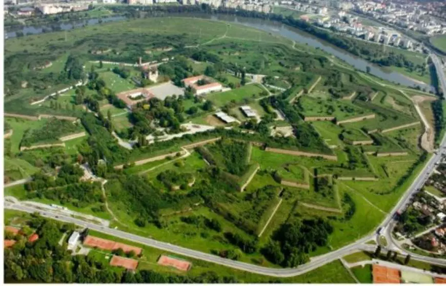 Locuri De Vizitat în Arad - Cele Mai Importante Obiective Turistice ...