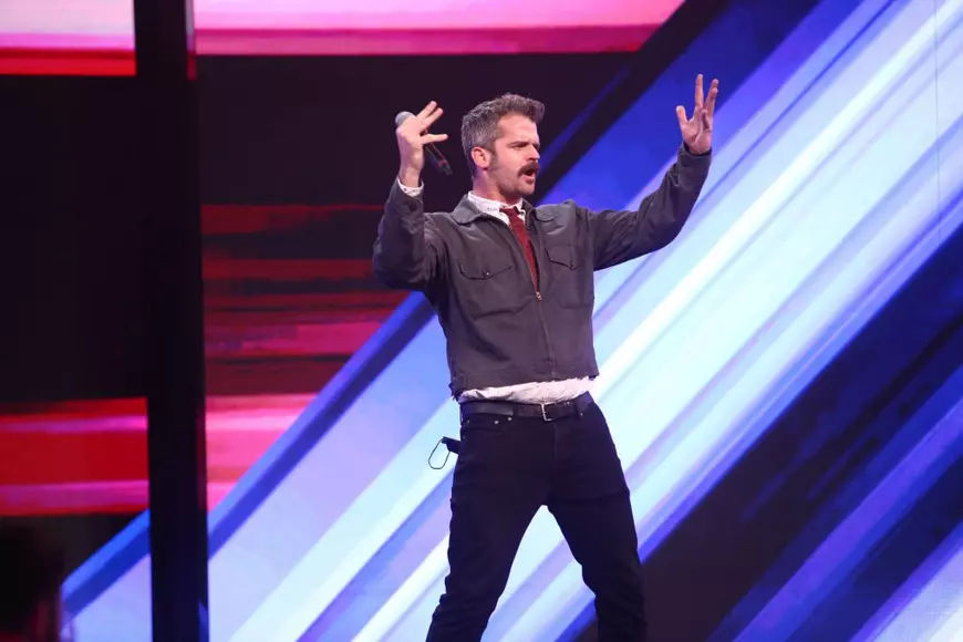 Un American Venit Tocmai Din Ohio I-a Surprins Pe Jurații De La Stand ...