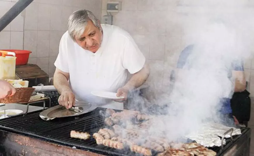 Cei mai buni mici de 1 Mai în București. Cât costă o porție și care ...